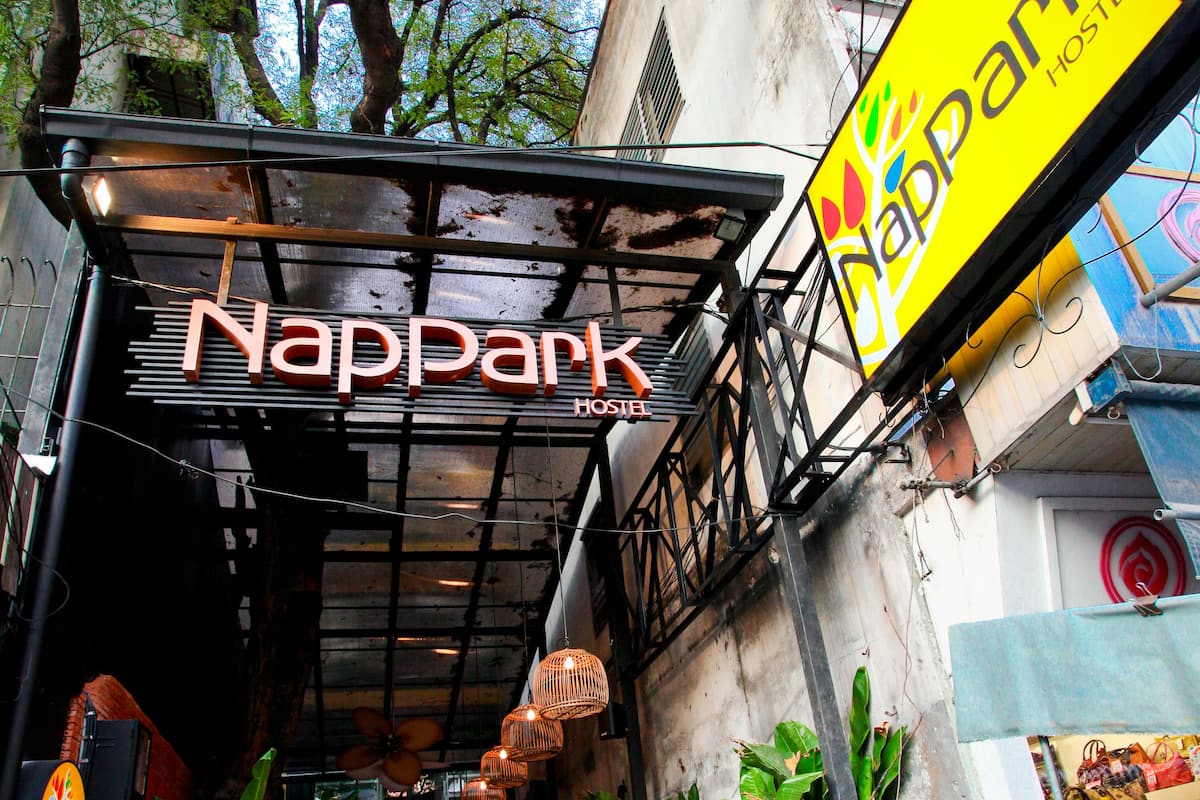 Unique Places in Bangkok Where to Stay for Meeting Girls